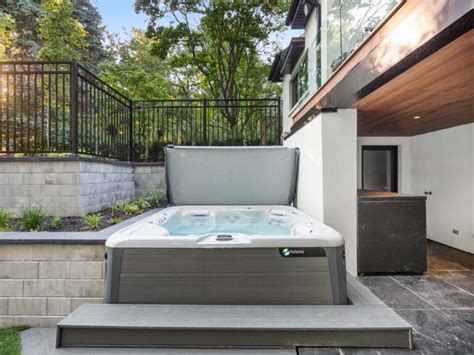 Guide To Adding Spa To Your Swimming Pool In Richmond Hill