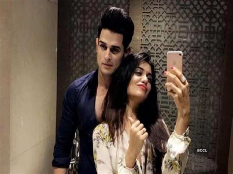 Bigg Boss 11 Vikas Gupta Arshi Khan Shilpa Shinde Gang Up Against