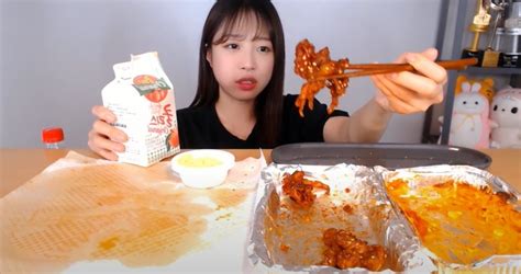 쯔양 최근 간단한 먹방  Mlbpark