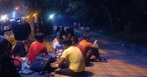 সকাল ১১টায় শুরু কলকাতা ডার্বির টিকিট বিক্রি রাত জেগে লাইনে সমর্থকরা