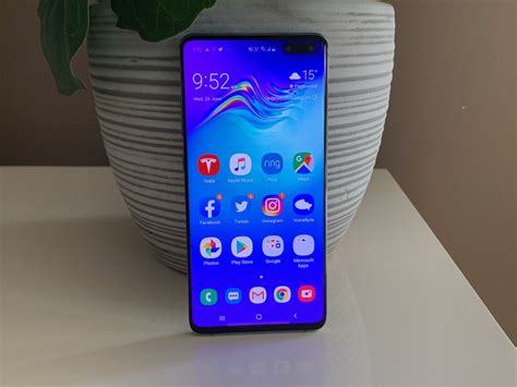 Samsung Galaxy S10 5g Smartphone Review A Standout Device But 5g