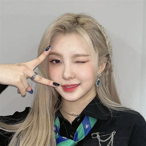 Kim Dayeon Kep1er Icon In 2022 Korean Girl Groups Black Pink Kim
