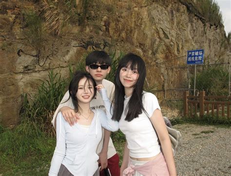 Best Friends Aesthetic Asian Bff Trio 2 Girls And 1 Guy In 2025