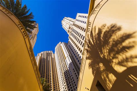 고층 건물 및 거리 두바이 Uae 거리에 대한 스톡 사진 및 기타 이미지 거리 건축 건축물 Istock
