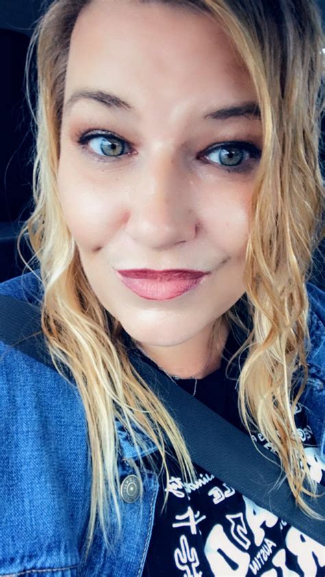 Guess Who Forgot Their Umbrella 🙋‍♀️ Scrolller