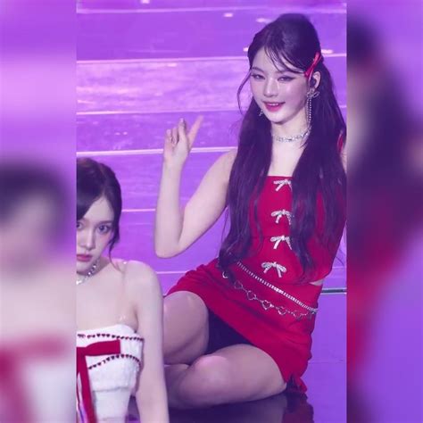 속바지 빼고 다 빨간색 스테이씨 아이사 움짤 베스트 집합소