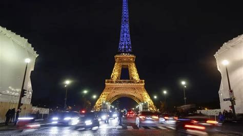 El personal de la Torre Eiffel levantó la huelga y el monumento reabre
