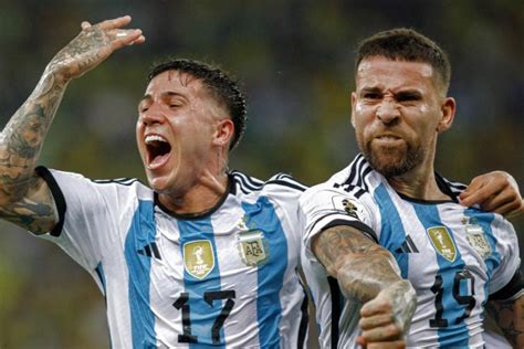 ФИФА не оценила расистскую песню команды Месси