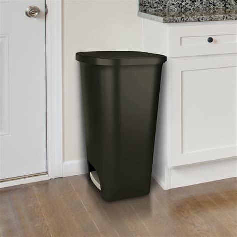 Glad Extra Large Capacity Garbage Bin 20 Gallon Plastic Step On