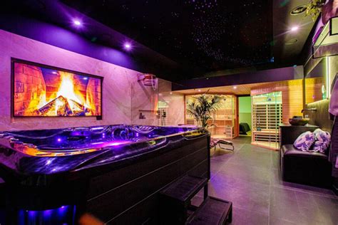 Privé Sauna Met Overnachting Dag En Nacht Ontspannen Met Zijn 2