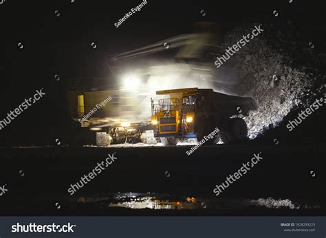 Shutters Dumpers Images Stock Photos Vectors Shutterstock