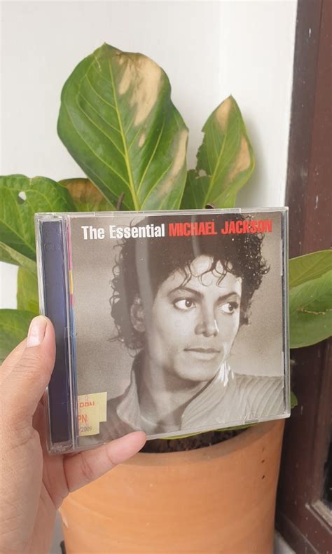 The Essential Michael Jackson Kaswt Cd Musik Media Cd Dvd Lainnya Di Carousell