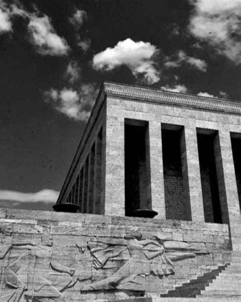 Atam Izindeyz Landmarks Travel Building
