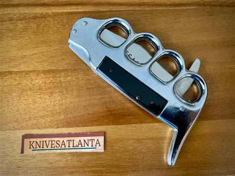 Japanese Valor Assassin ~ Knuckle Duster Lockback ~ Vintage