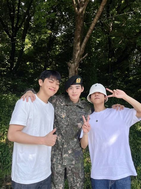 동반 입대했던 남돌 근황 인스티즈 Instiz 이슈 카테고리
