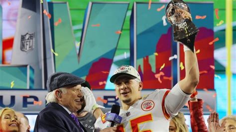 Patrick Mahomes Gana El Premio Al Jugador Más Valioso Del Super Bowl
