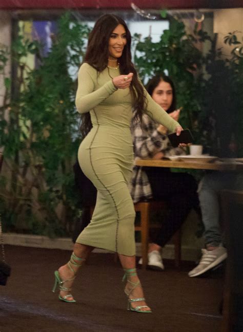 Kim Kardashian en bombe sa première sortie en célibataire