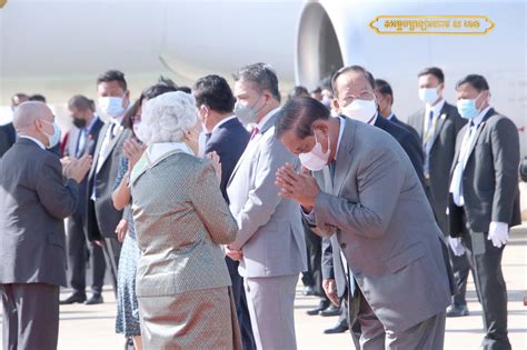 សម្ដេចក្រឡាហោម ស ខេង បានអញ្ជើញថ្វាយព្រះរាជដំណើរ ព្រះករុណា និងសម្ដេចព្រះមហាក្សត្រី នរោត្តម