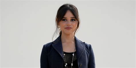 Jenna Ortega Roasted For Eating Kiwi With Skin On Video Comic Sands