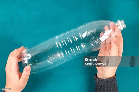 없음에 대 한 플라스틱 병의 Diy 재사용 페인트 컵 유출 어린이 그리기에 대 한 물 재활용 Diy에 대한 스톡 사진 및 기타
