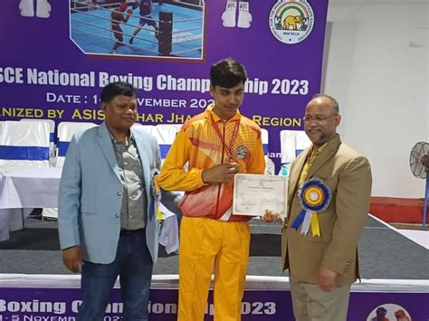 Former Mlas Grandson Abbas Kazmi Gets Gold In Boxing पूर्व विधायक के पौत्र अब्बास काजमी को