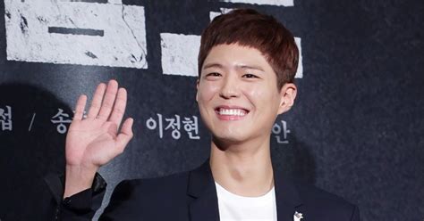포토 박보검 귀여운 밤톨머리