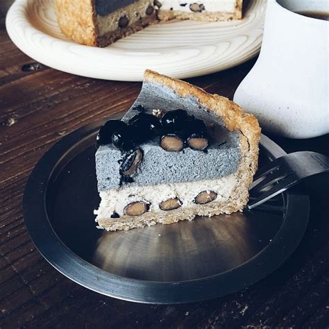 『黒ごまときなこ黒豆の和チーズケーキ。』 食べ物のアイデア 美味しいお菓子 ケーキ 簡単 レシピ