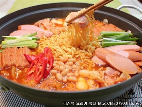 줄서서 기다리는 식당보다 맛있게 베이컨부대찌개 끓이는 법