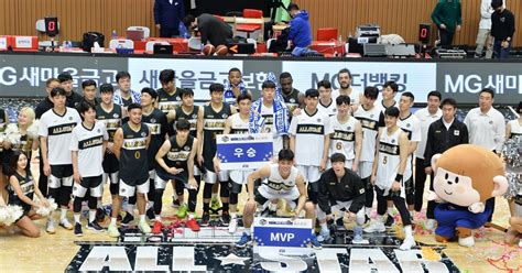 어제는 동지 오늘은 적 Kbl 올스타전 뒤바뀐 매치업 흥미롭네mvp 출신 감독의 진검승부최준용의 재회