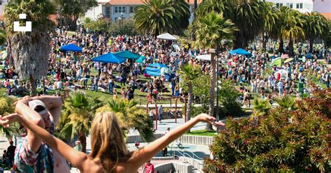 Woman In Blue Denim Shorts Raising Her Hands Photo Free Dolores Park