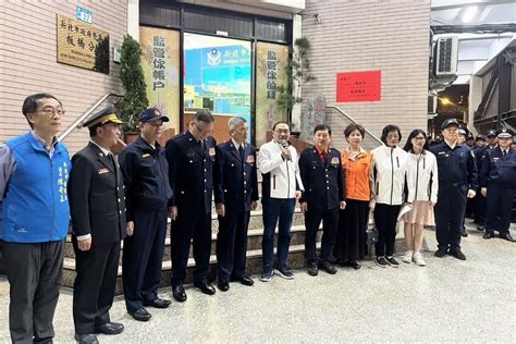 新北平安過好年 侯友宜帶隊慰問板橋員警