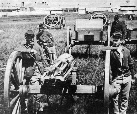 História das Armas de Fogo Universidade do Tiro Clube e Escola de Tiro 38