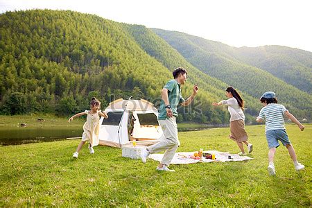 야외에서 가족 캠핑 사진 무료 다운로드 Lovepik