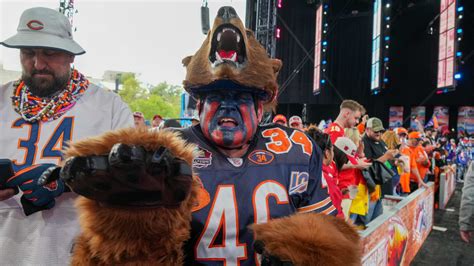 Chicago Bears Fans Vent Frustrations About Green Bay Hosting The 2025