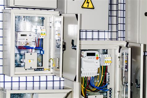 A Complete Guide To Circuit Breaker Panel