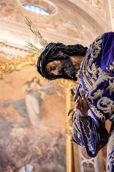 El Besapiés Del Señor De Pasión