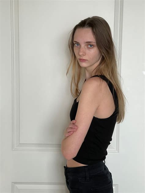 HOW TO GET INTO MODELING