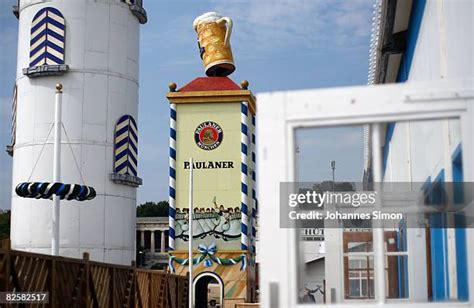Giant Beer Mug Photos And Premium High Res Pictures Getty Images