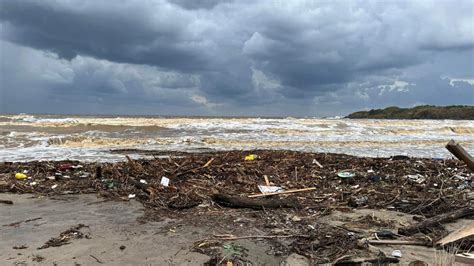 Преустановено е къпането в морето в Бургаска област Общество Новини Бг