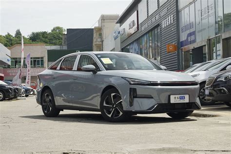 售价11 58万元起 吉利银河l6新增星璨红车色 搜狐汽车 搜狐网