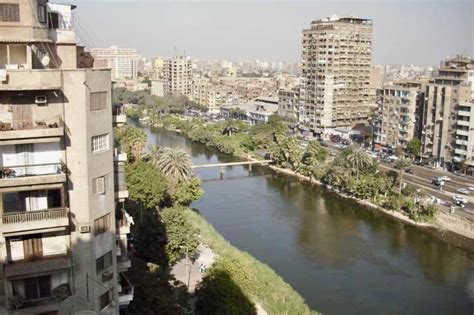 انقطاع الإنترنت عن مناطق واسعة يربك المصريين