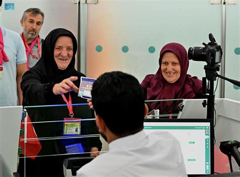 استفادوا من الخدمات المقدمة لهم مبادرة طريق مكة تُواصل تقديم