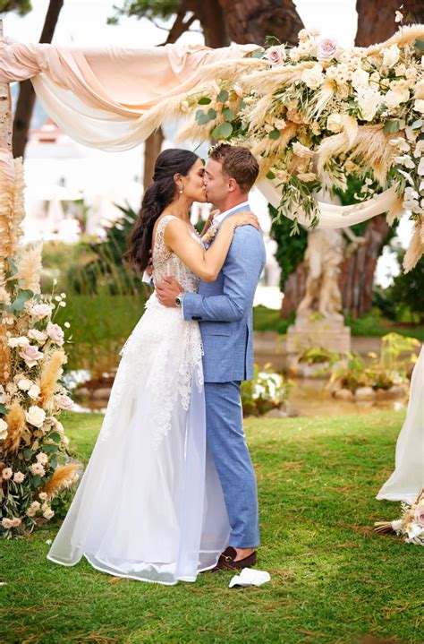 Mathieu And Arielle Just Married