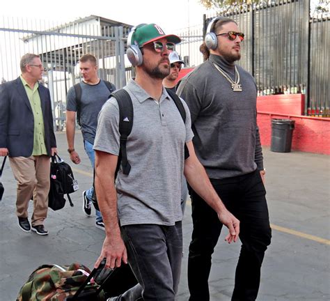 David Bakhtiari Congratulates Aaron Rodgers On Becoming Most Sacked