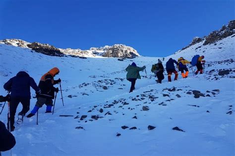 پایگاه خبری وزارت راه و شهرسازی ببینید صعود مدیرکل و کارکنان اداره کل راهداری و حمل و نقل جاده