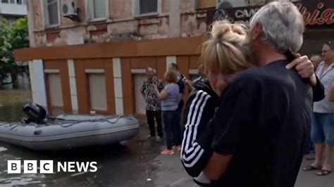 Ukraine Dam Breach Tears And A Hug As People Rescued