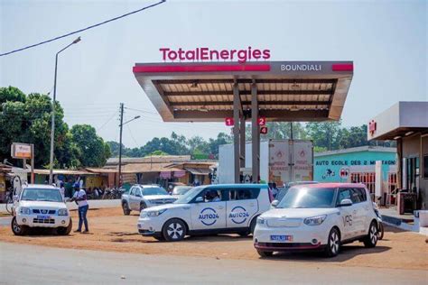 La première traversée de la Côte d Ivoire en voitures électriques est