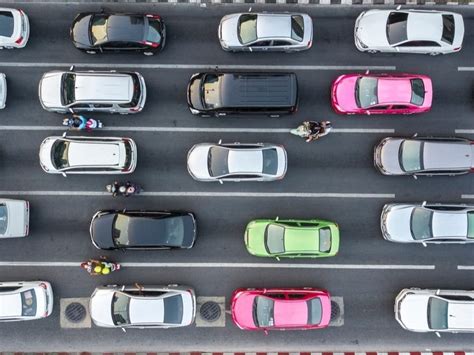 Multi Vehicle Crash Shuts Down Inbound Lanes Of Parkway East Near Bates