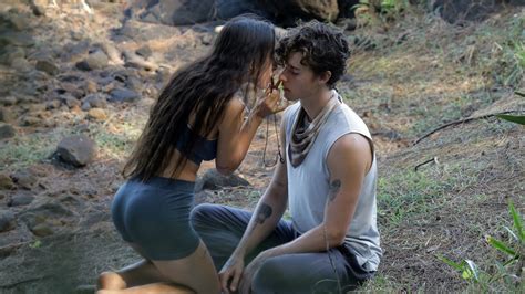 Shawn Mendes Meditating In Hawaii With Sexy Shaman