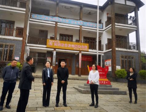 程晓秋到桐梓县察民情访民意 发展